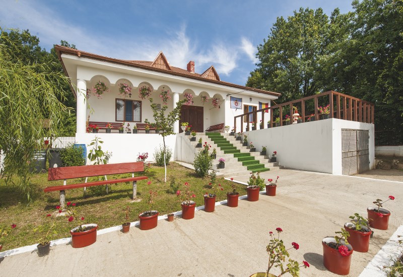 Mănăstirea „Sfinții Trei Ierarhi“, Toflea